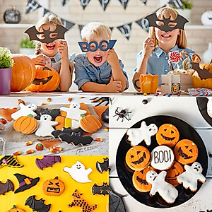 Sandwich Cutter for Kids 5 Pcs, Nifogo Cookie Cutters with Comfort Grip, Biscuit Cutters Include Pumpkin Ghost Bat Cat Witch Hat Mold, Gift for Adult Boys Girls