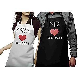 GSM Brands Mr. and Mrs. 2023 Couples Kitchen Aprons (2-Piece Set) Cute, Funny Cooking Bibs for Wedding Marriage Newlyweds