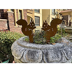 Wetufin - 2pcs Steel Silhouette Squirrel with Rusty Patina Garden Metal Art Decoration Decoration Animal Statue Stake for Garden Yard Home, 8.27 * 4.72in