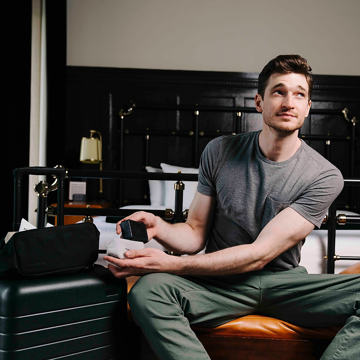 MARLOWE. No. 401 Travel Soap Case with Zipper Closure, 1 Portable Soap Holder for Bar Soap, Durable Soap Container for Traveling, Vacations, Camping & Gym