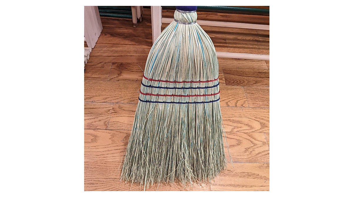 Lehman's Amish-Made House Broom - Natural 55" Corn Straw