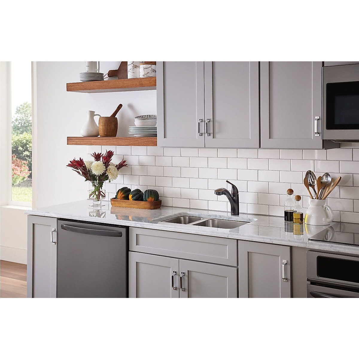 Moen Brecklyn Mediterranean Bronze Single-Handle Pull-Out Sprayer Kitchen Sink Faucet with Power Clean, 87557BRB