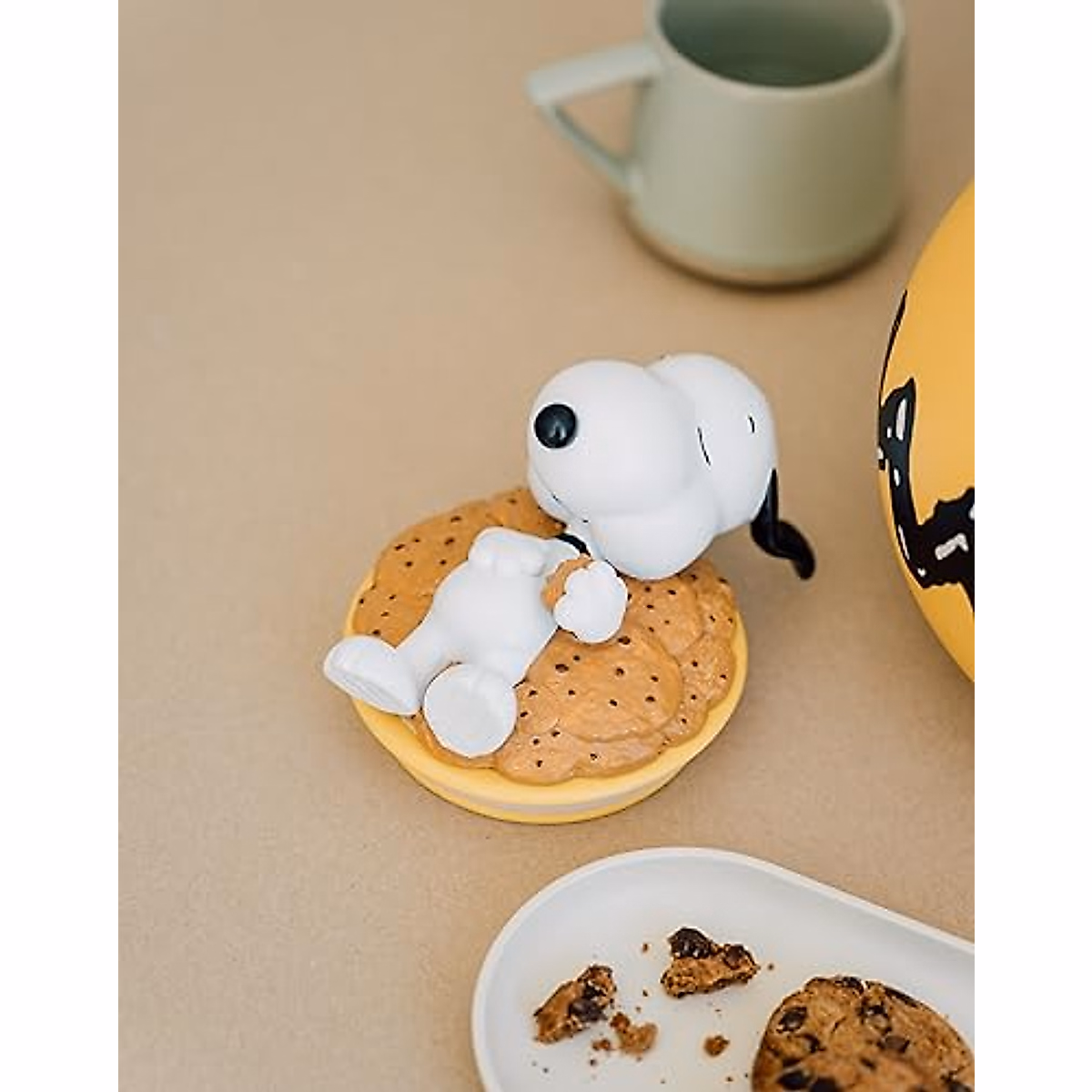 Grupo Erik Snoopy Cookie Jar With Lid | Snacks Canister | 20.5 x 20.5 x 24.6 cm | Candy Jar | Snoopy Gifts | Kitchen Decor | Airtight Food Storage Container