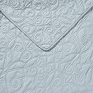 Laura Ashley King Size Quilt Set Cotton Reversible Bedding with Matching Shams, Ideal for All Seasons & Pre-Washed for Added Softness, Breeze Blue