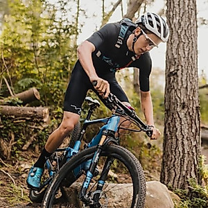 USWE MTB Hydro Hydration Pack with 3L Hydration Bladder - Hydration Backpack for Cycling, Mountain Biking, E-MTB and Gravel Riding, Backpack with Water Bladder (8L, Black)