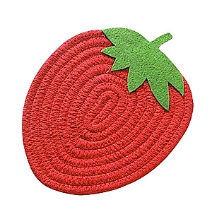 Hemoton 2 pcs Pot Holders Cloth Trivets Strawberry Shaped Cotton Thread Kitchen Table Mats Hot Pads Heat Resistant Coasters for Cooking Baking Table Decorations
