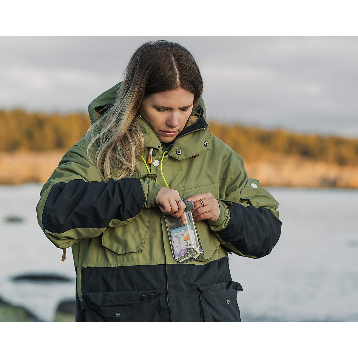 Aquapac Keymaster Waterproof Car Key Pouch for Swimming, Surfing or Kayaking - Underwater Waterproof Money Holder - Clear Plastic Carrier Pouch Camping Accessories - Universal Waterproof Card Case