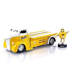 M&M's 1:24 1947 Ford COE Flatbed Die-cast Car & 2.75" Yellow Figure, Toys for Kids and Adults