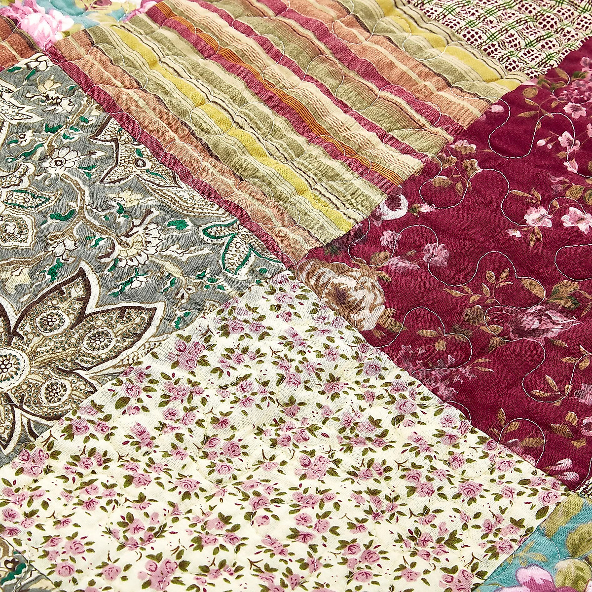 Tache Cotton Patchwork Quilt Blanket Country Farm Cottage Vintage Antique Ditsy Floral Paisley Burgundy Beige Lightweight Coverlet Fairy Tale Tea Party Quilted Throw Blanket, 50x60