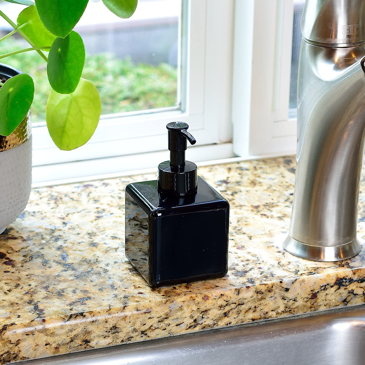 Youngever 5 Pack Black Plastic Square Pump Bottles, Refillable Plastic Pump Bottles for Dispensing Lotions, Shampoos and More (8 Ounce)