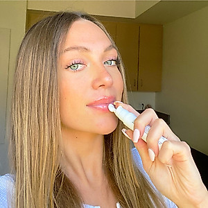 DERMA E Ultra Hydrating Lip Plumping Treatment – Advanced Lip Plumper for Enhanced Fullness and Natural Color – Lip Moisturizer with Hyaluronic Acid, Cinnamon and Jojoba Oil, 0.34 Fl Oz