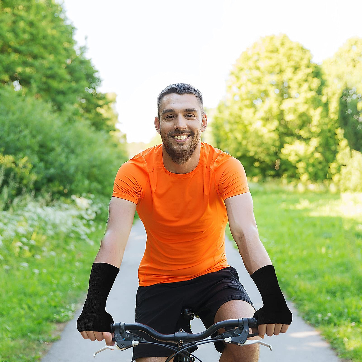 4 Pieces Unisex Wrist Thumb Support Sleeve Fingerless Wrist Gloves Compression Arthritis Gloves Sports Wrist Support Brace for Fatigue Sports Typing (Black, Medium)