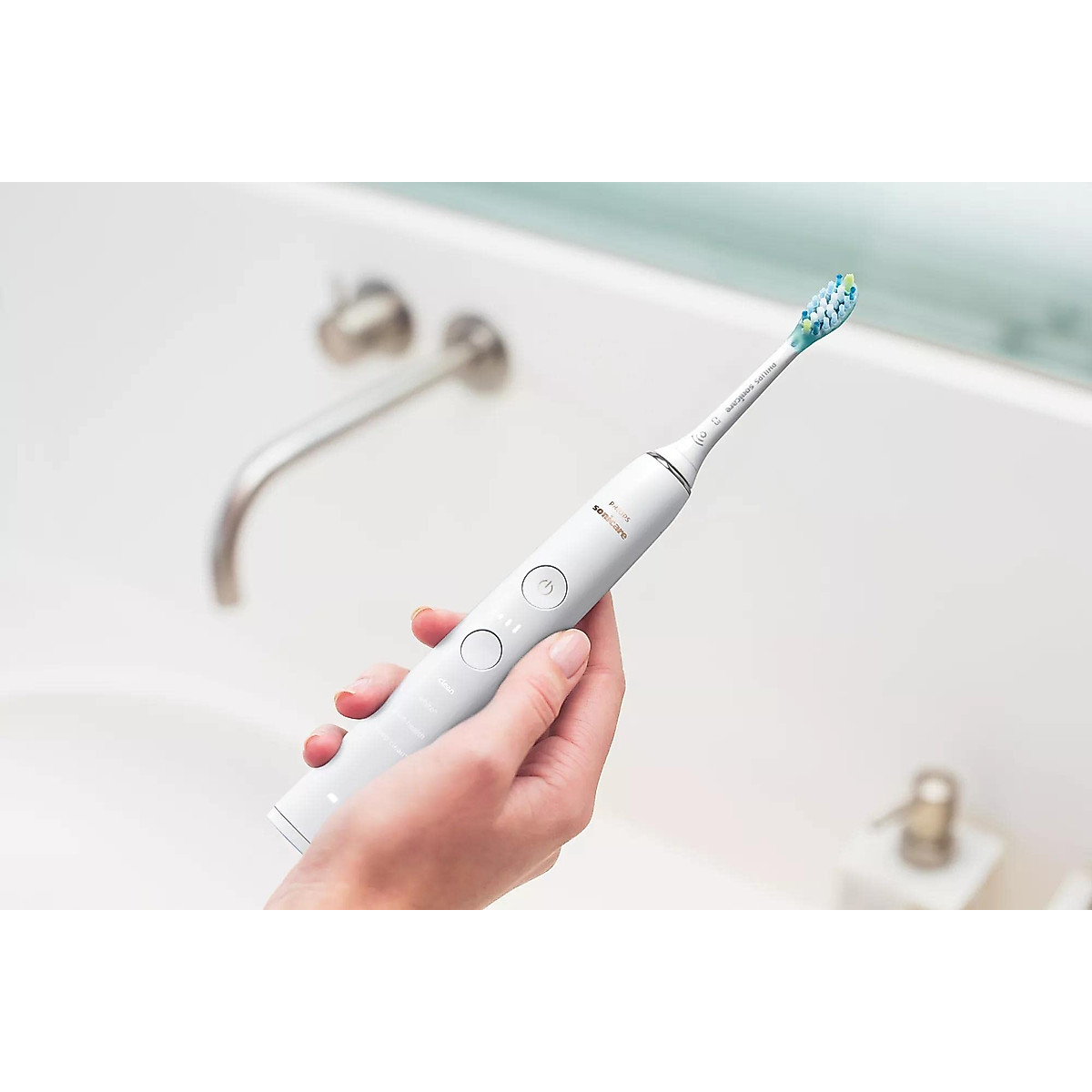 Philips Sonicare DiamondClean 9000 Connected Rechargeable Electric Power Toothbrush, 2-Pack, White + White - Bluetooth, 3 Intensities, 2 Weeks Operating time, Charging Travel Case