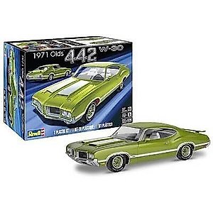 Revell 1971 Olds 442 W-30 1/25 Scale Plastic Model