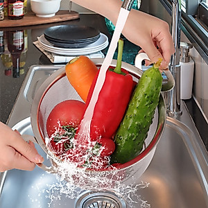 Tiawudi 2 Pack Strainers for Kitchen, 18/8 Stainless Steel Colander with Handles, Fine Mesh Strainer for Pasta, Rice and Fruit, Sieve with Resting Feet to Strain, Rinse, Steam or Cook Vegetables