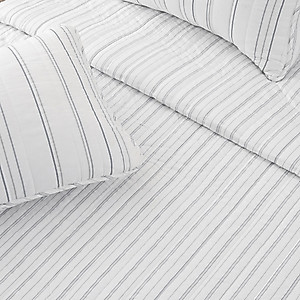3-Piece Reversible Quilt Set with Shams. All-Season Bedspread with Striped Pattern. Katelyn Collection (Full/Queen, Grey)
