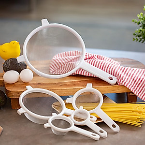 Chef Craft Classic Stainless Steel Mesh Strainer, 6 inches in diameter, White