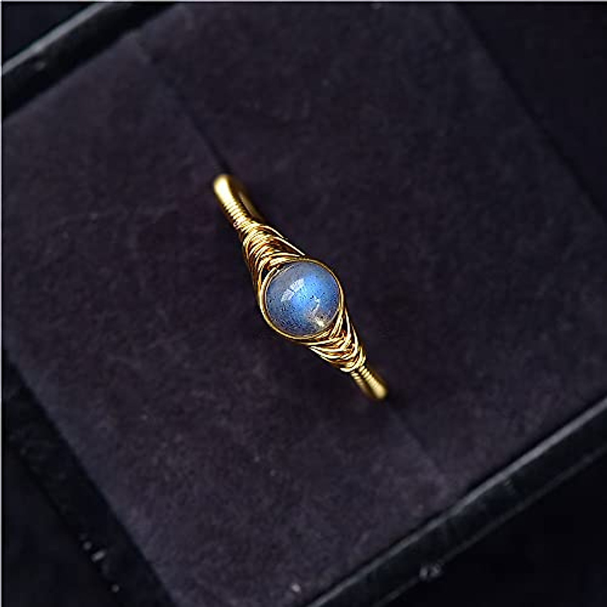 Retro Natural Crystal Stone Inlay Ring, Vintage Wire Wrap Real Carnelian Crystal Ring, Glittering Natural Moonstone Ring for Women Girls Vintage Victorian Style Healing Crystal 14K Gold Jewelry-moon