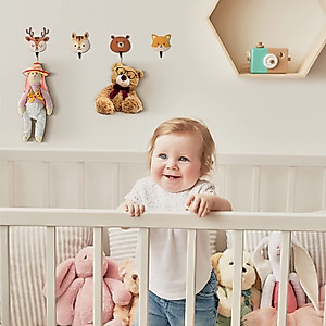 4 Pcs Kids Wall Hooks Wooden Safari Animal Coat Hooks Decorative African Jungle Animal Theme Decorations for Kids Room Nursery Bedroom