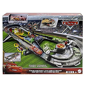 Mattel Disney and Pixar Cars Track Set, Piston Cup Action Speedway Playset with Lightning McQueen Toy Race Car, Wind-Up Booster