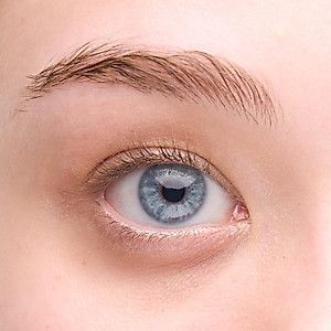 Silicone Eyelash Curler with Refill Pads & Satin Pouch Designed for No Pinching or Pulling and Perfect for Those with Straight Flat Lashes Wanting Dramatic Long Lasting Seamless Curls