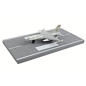 Daron Worldwide Trading Runway24 F-16 Military Vehicle