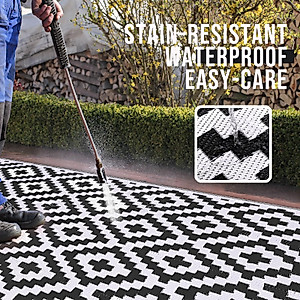 OLANLY Waterproof Outdoor Rug 5x8 ft, Reversible Plastic Straw Patio Rug for Camping, RV Mat Outside, Indoor Outdoor Carpet for Porch, Deck, Backyard, Camper, Balcony, Picnic, Black & White