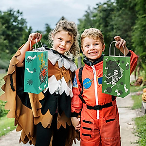 LOKIPA Halloween Paper Gift Bags with Handle, 24 Halloween Kraft Paper Goody Treat Bags for Trick or Treat and Halloween Party Favor