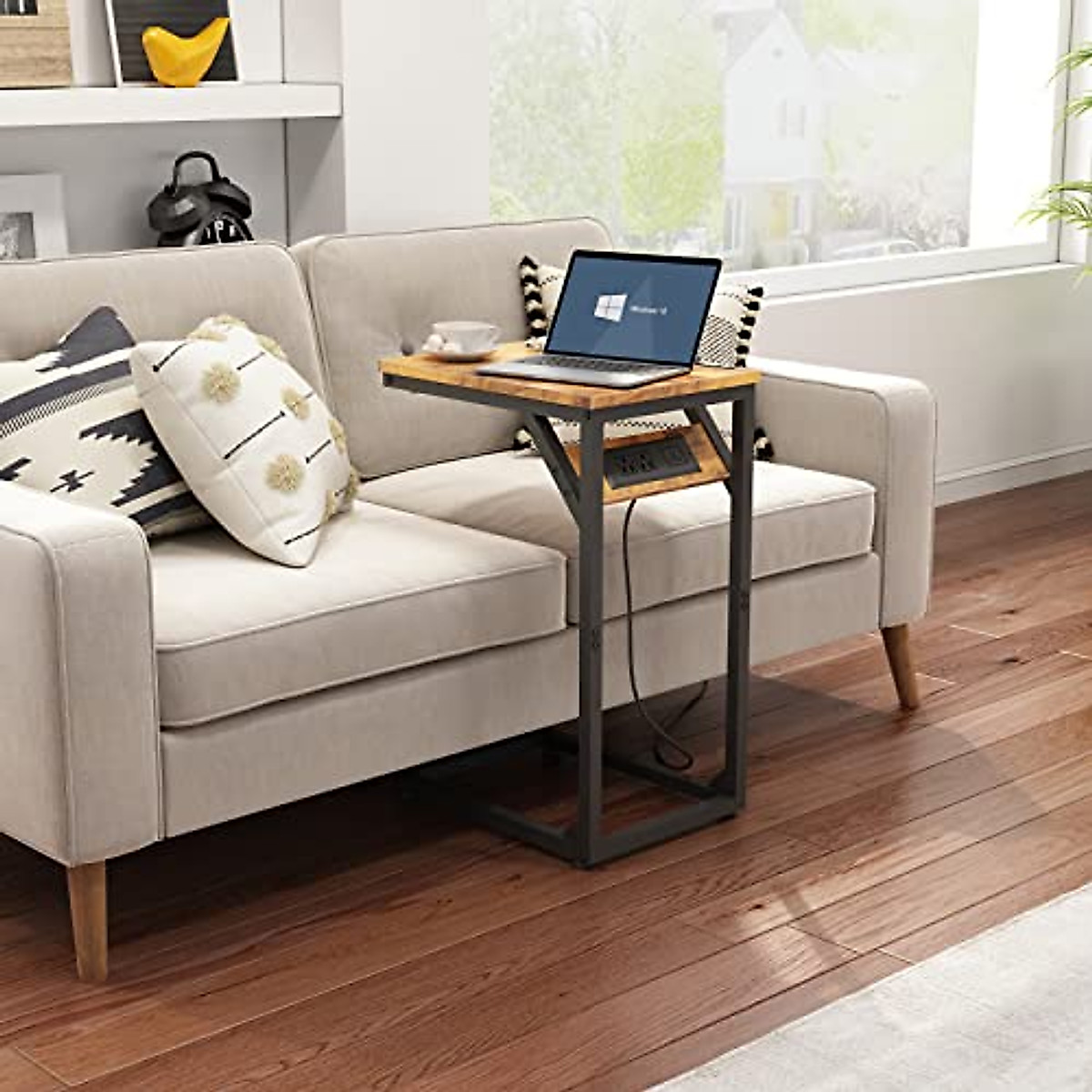 NONGSHIM Side Table, Slim C Shaped End Table with Charging Station, Small Snack Table for Living Room, Bedroom, Sofa Table with USB Ports and Outlets for Small Spaces, Rustic Brown