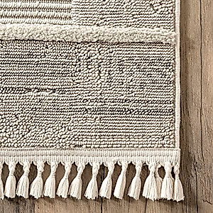 nuLOOM Haida Moroccan Tiles High/Low Tasseled Area