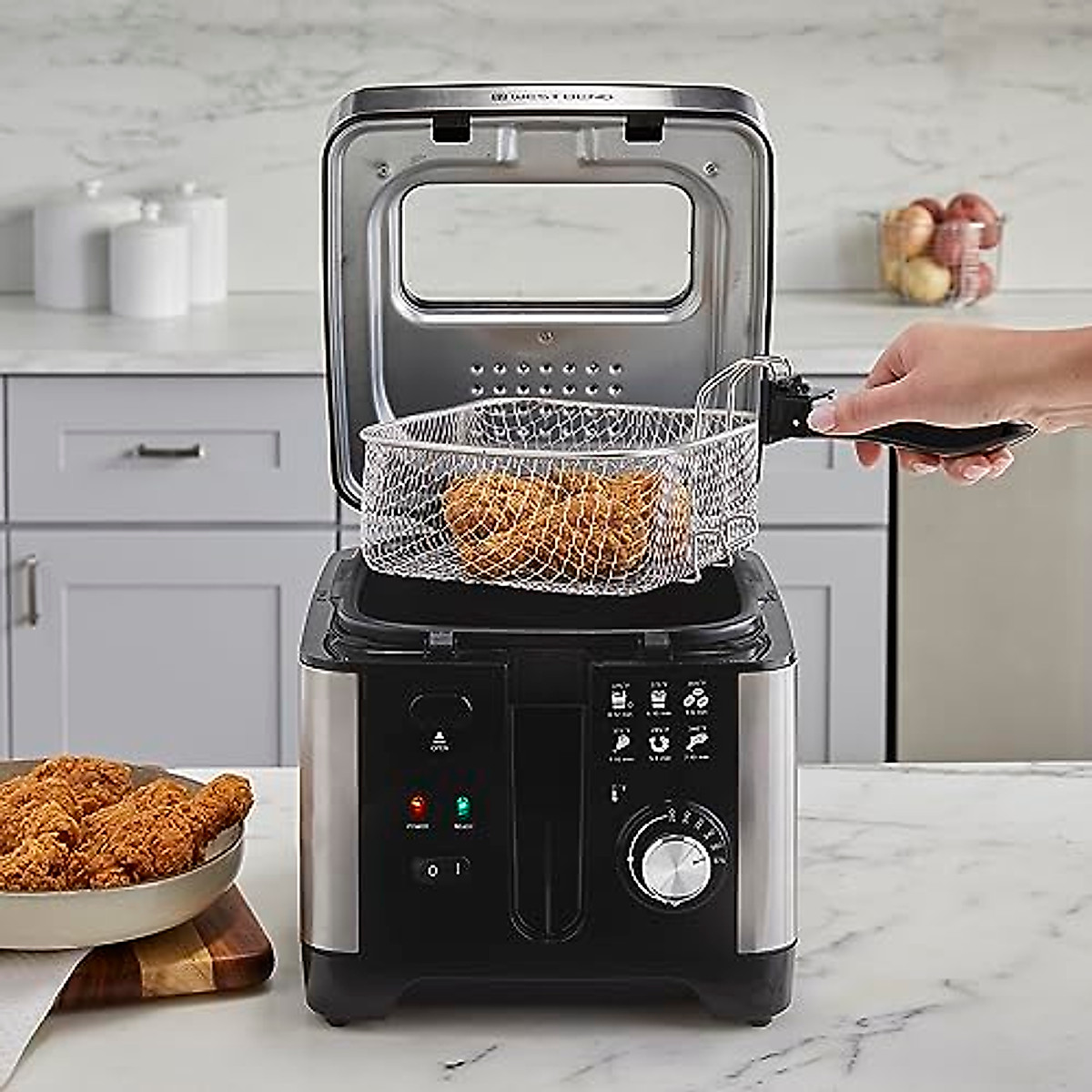 West Bend Deep Fryer with Adjustable Temperature Control Nonstick Basket Easy-View Window and Temperature Guide, Folding Handle and Locking Cover for Easy Storage, 3-Liter, Silver,Black, DFWB3LBK13