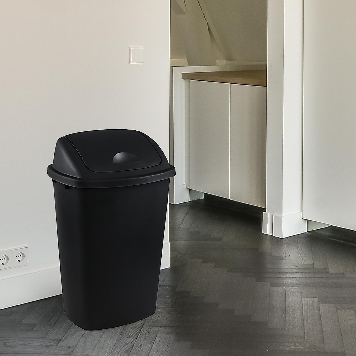 Xowine 13 Gallon Plastic Waste Basket Swing Top, 4 Pack Black Plastic Trash Can with Lid for Kitchen