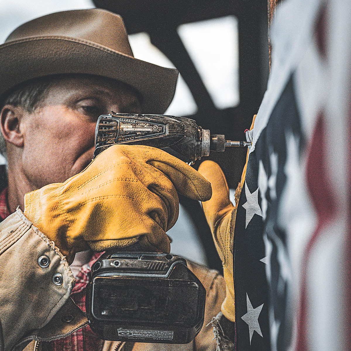 Wells Lamont Leather Work Gloves for Men, Reinforced Cowhide with Palm Patch, Saddletan, Medium (1129M)