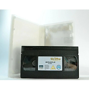 Dixie Paper Plates, 10 1/16 inch, Dinner Size Printed Disposable Plate, 54 count (1 pack of 54 Plates), Packaging and Design May Vary