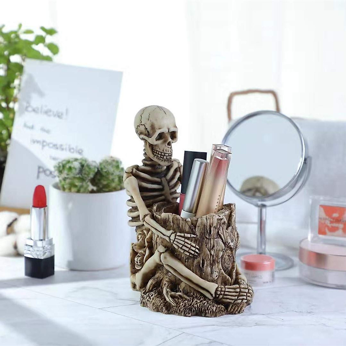 RURAUOGR Skull Pen Holder Resin Skeleton Key Holder Makeup Brush Holder Toothbrush Holder Halloween Home Office Storage Desk Supplies Halloween Decor (Style A)
