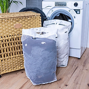 BeeDaul Laundry Hamper 2 Section with Lid, Wheels Made of Synthetic Rattan - Includes 2 Removable Mesh Laundry Bags, Foldable, with Handle - Laundry Sorter and Organizer, Bathroom Essentials
