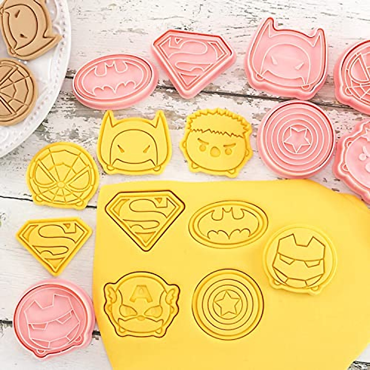 Crethinkaty Cartoon Cookie Cutter-8 Plastic Cookie Stamp- Cartoon Fun Cookie Mold, Children's Baking Set.