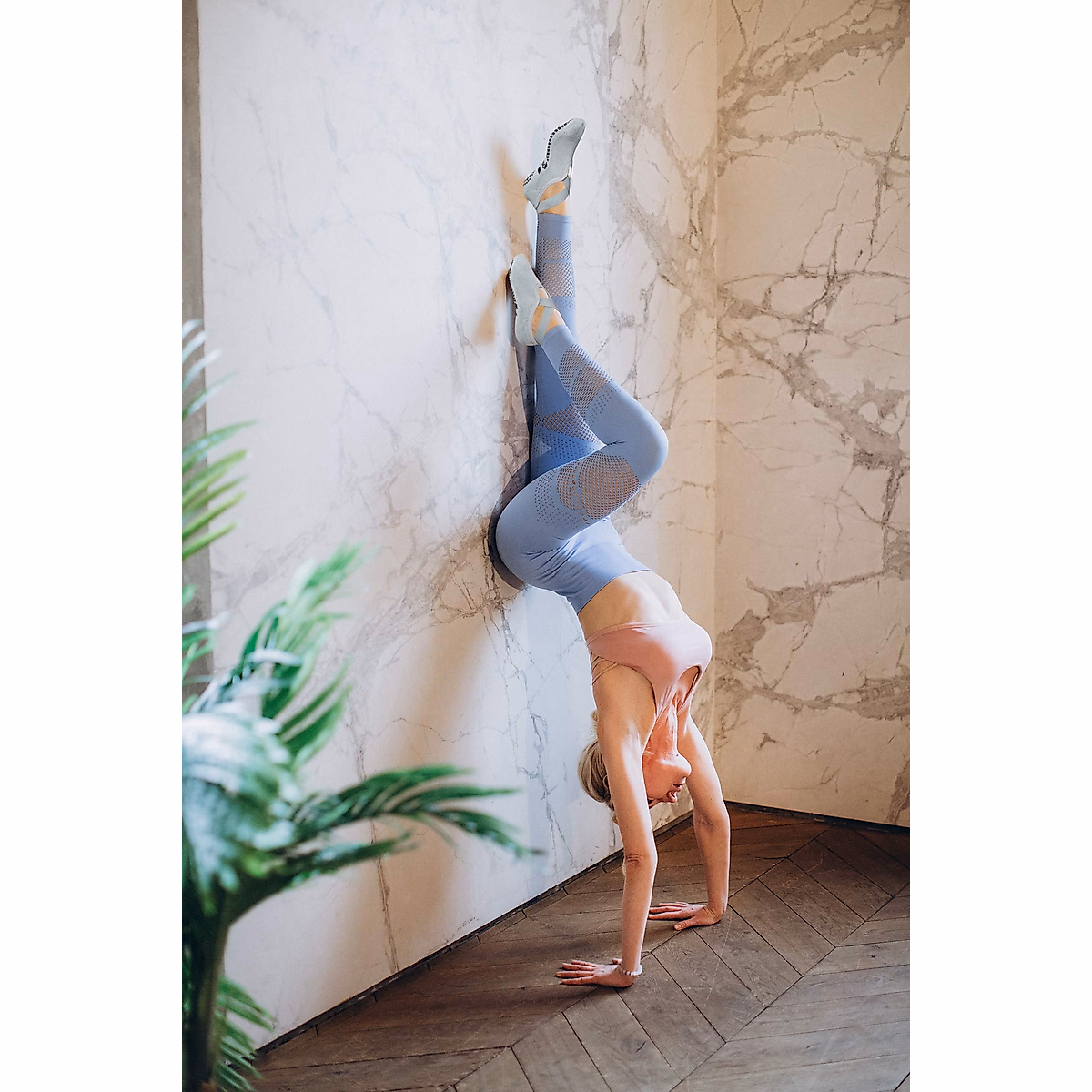 Bignewod Yoga Pilates Non Slip Skid Socks for women,Anti Slip Grip Socks for Adult Ladies with Strap Sticky US 5-9