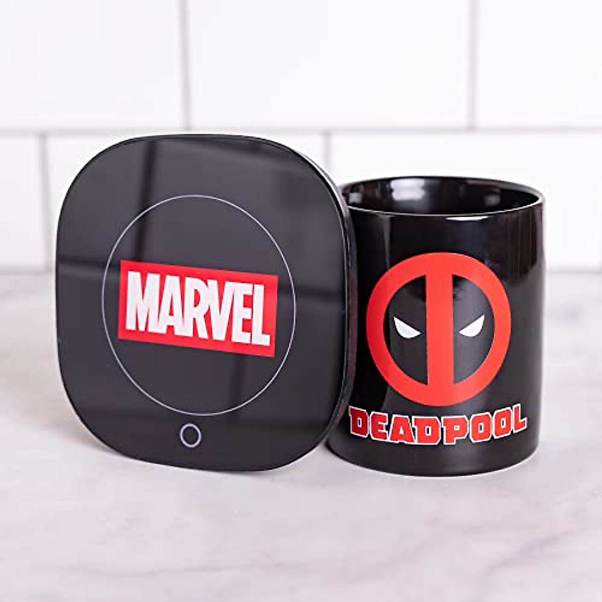 Uncanny Brands Marvel Deadpool Mug Warmer with Mug – Keeps Your Favorite Beverage Warm - Auto Shut On/Off