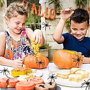 YAONIEO Black Plastic Spiders, 100 Pcs Plastic Halloween Spiders 1.7In Small Fake Spiders Mini Plastic Spiders Bulk Halloween Party Decorations