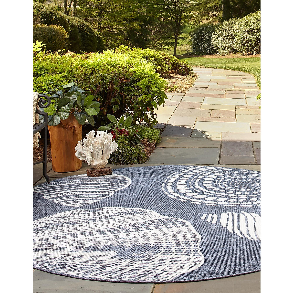 Unique Loom Outdoor Coastal Collection Area Rug - Bodrum (7' 1" Round, Navy Blue/ Ivory)