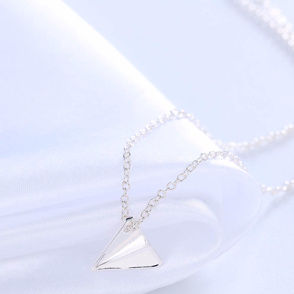 YOOESTORES82 2PCS Triangle Origami Plane Necklaces,Delicate Geometric Triangle Paper Airplane Pendant Necklace Set for Women Couples (Silver)