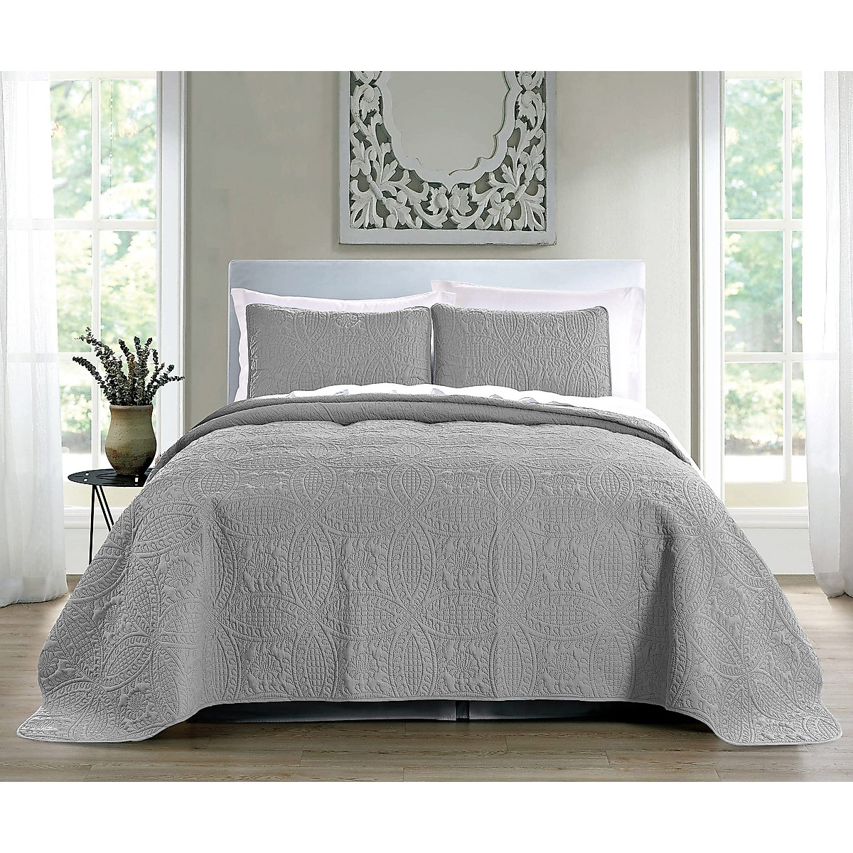 Quilt Set Full/Queen Size Light Grey - Oversized Bedspread - Soft Microfiber Lightweight Coverlet for All Season - 3 Piece includes 1 Quilt and 2 Shams, Geometric Pattern