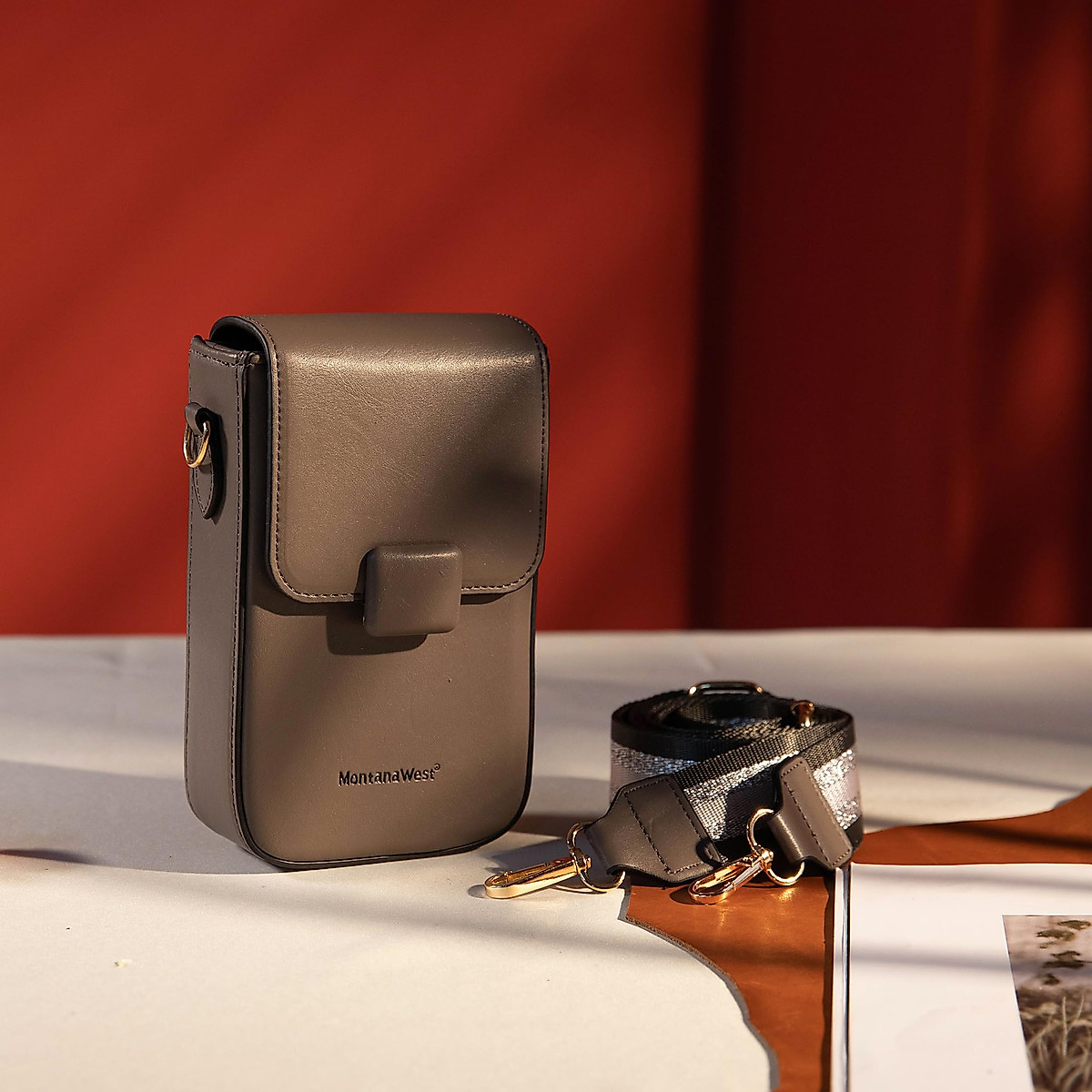 Phone Purse Small Crossbody Bags Mini Bag Cell phone Wallet Purse Travel with Detachable Strap for Women