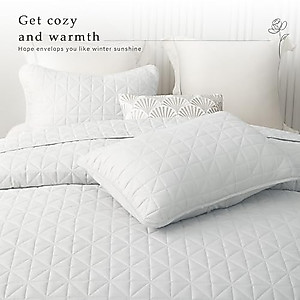 Exclusivo Mezcla Quilts King Size Bedding Set with Stitched Grid Pattern, Lightweight Summer White Bedspreads Coverlets Bed Cover for All Seasons (1 Quilt and 2 Pillow Shams)
