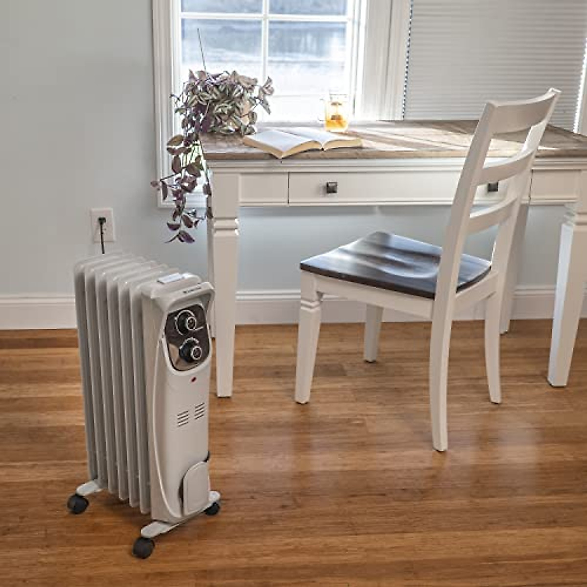 Comfort Zone Oil-Filled Radiator Space Heater, Radiant, Electric, Never Refill, Adjustable Thermostat, Tip-Over Switch & Overheat Protection System, Ideal for Home, Bedroom, & Office, 1,500W, CZ8008N