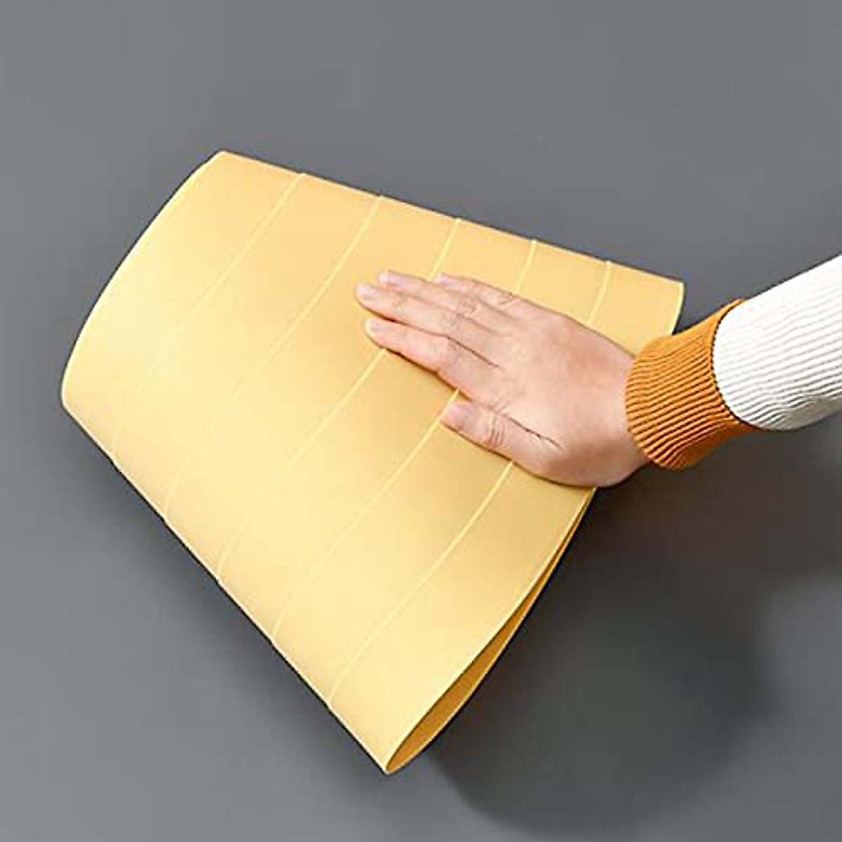 Round Stackable Plastic Large Volume Trash Can, Highly Elastic Wastebasket 9L Garbage Container Anti-Extrusion Tear Resistance Bin (Yellow)