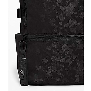 LULULEMON Lightweight New Crew fits 15" laptop Backpack 22L Gym Travel School - Camo
