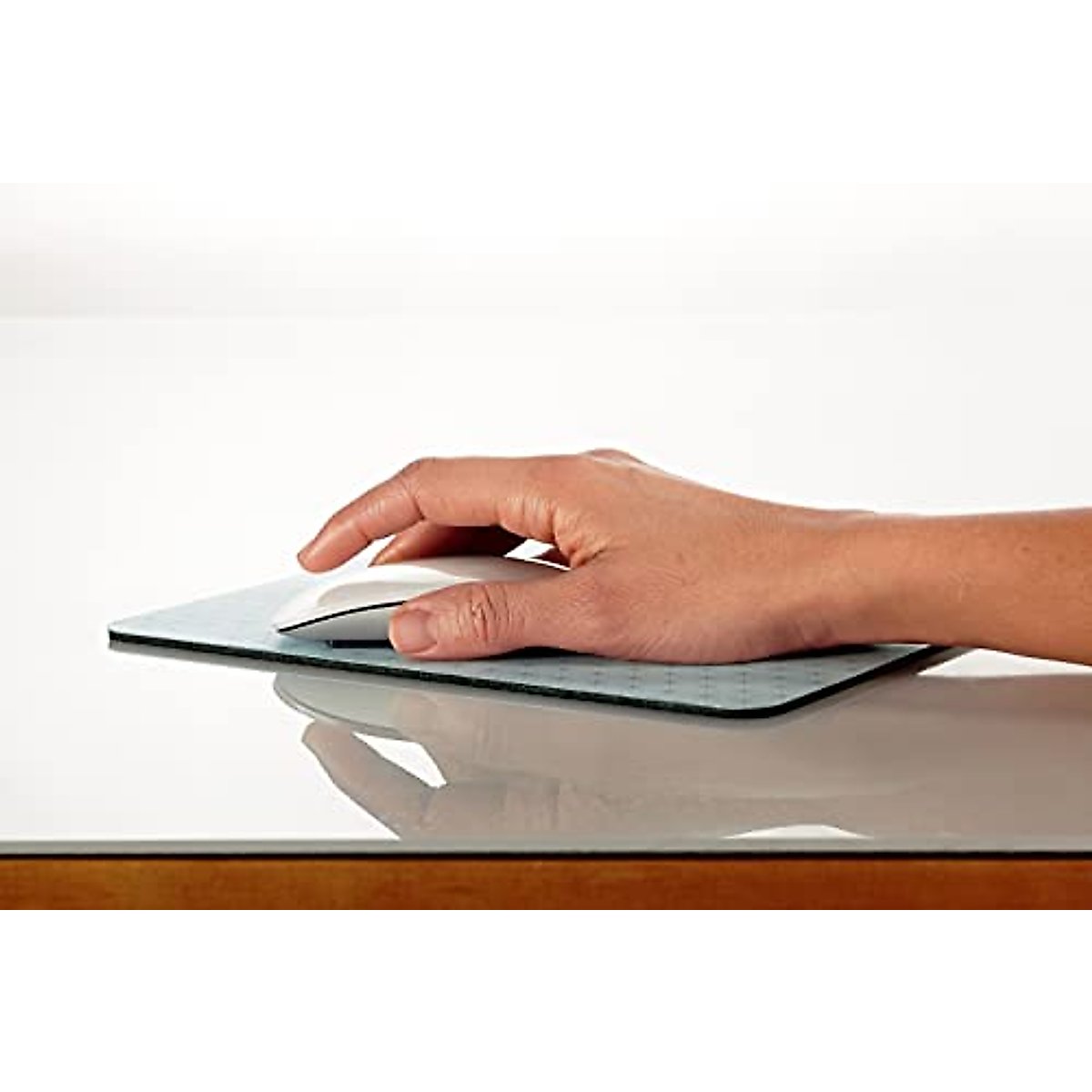 3M Precise Mouse Pad Enhances the Precision of Optical Mice at Fast Speed, 9 in x 8 in (MP114-BSD1)