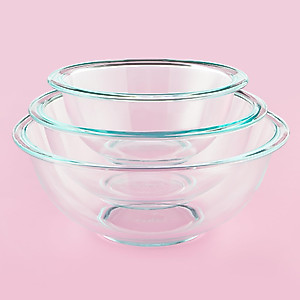 Pyrex Smart Essentials 3-Piece Prepware Mixing Bowl Set, 1-Qt, 1.5-Qt ,and 2.5-Qt Glass Mixing Bowls, Dishwasher, Microwave and Freezer Safe